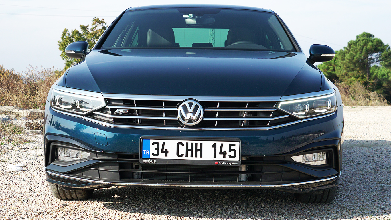 Yeni Passat test sürüşü 2020. Neler değişti ve tüm yeni özellikler...
